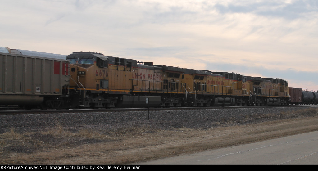 UP 6756 & others (4)